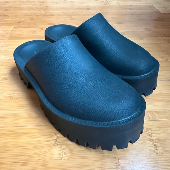Jeffrey Campbell | Shoes | Jeffrey Campbell Lugged Sole Clogs | Poshmark